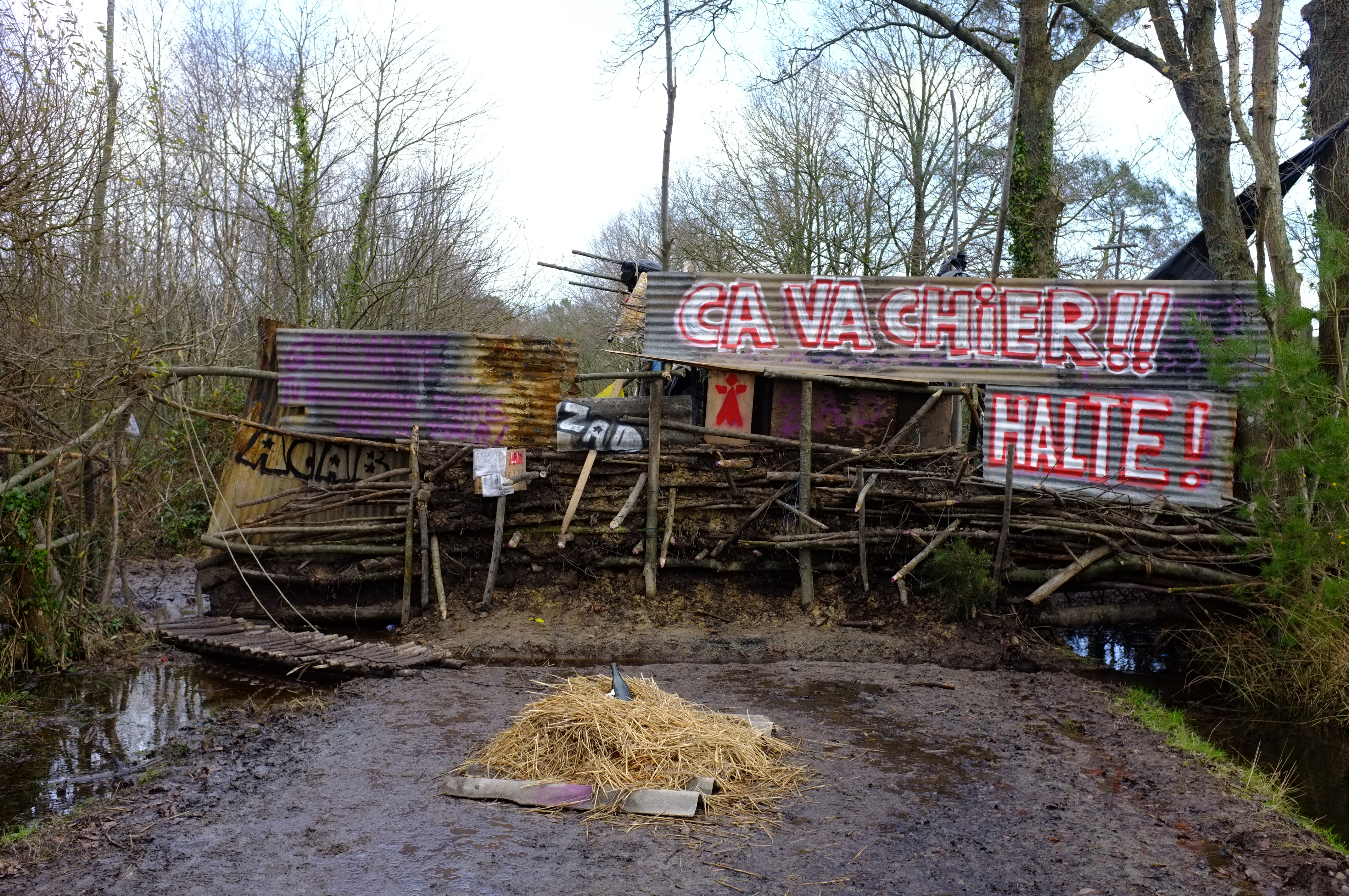 Gloire aux défenseurs de la ZAD | Le Club